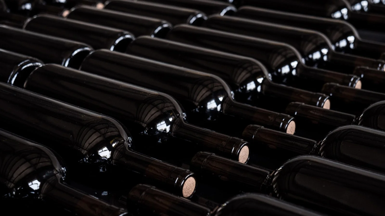 Wholesale Wine Bottles - Bulk & Empty Glass Wine Bottles for Sale